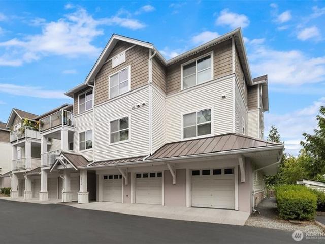 2830 SW Raymond St Unit 301, Seattle, WA 98126