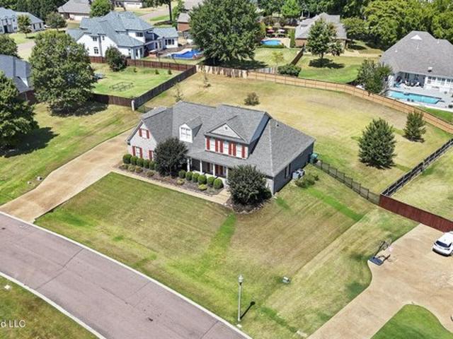 2830 S Manning Cir, Nesbit, MS 38651