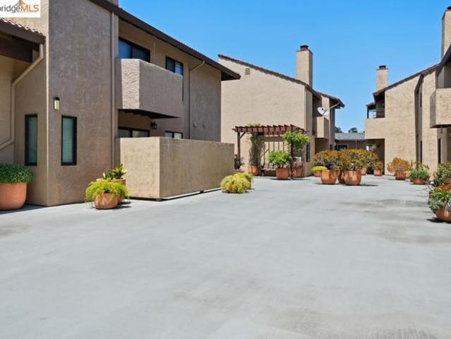 2830 21st St #14, San Pablo, CA 94806