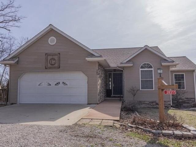 28311 Tomahawk Dr, Canton, MO 63435