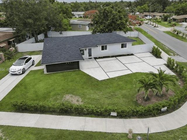 2831 NW 189th St, Miami Gardens, FL 33056