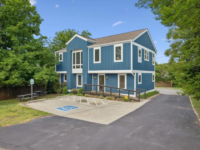 2831 Azalea Pl