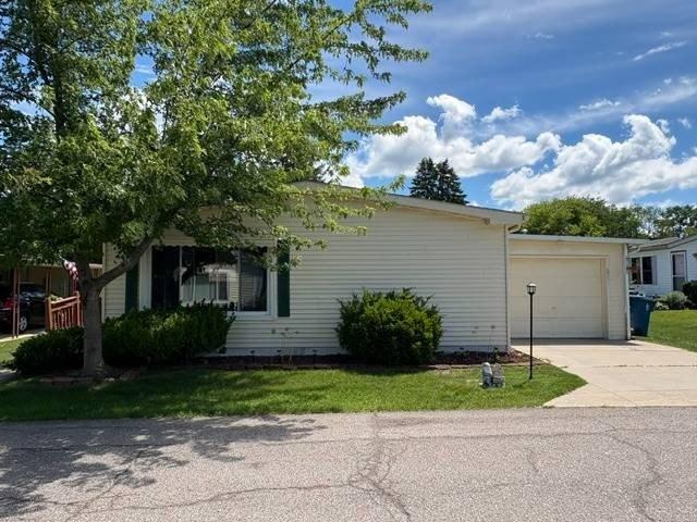2831 Chickadee St, Rochester Hills, MI 48309