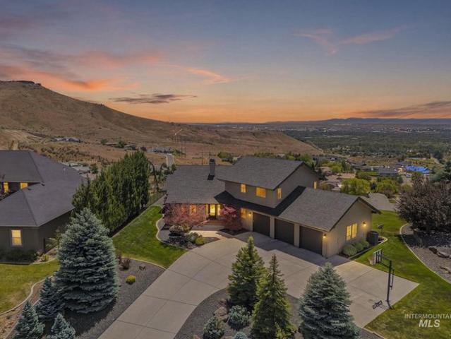 2831 E Table Rock Rd, Boise, ID 83712