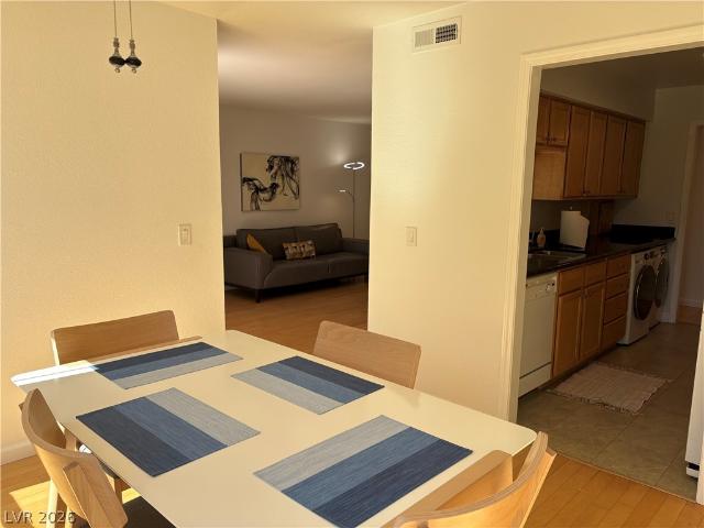2831 Geary Place 2909