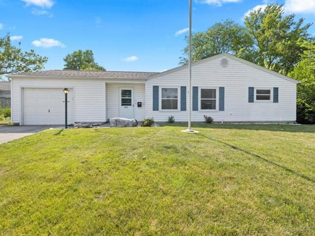 2831 Woodmont Dr, South Bend, IN 46614