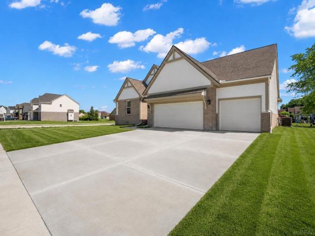 28324 Nadia Lane