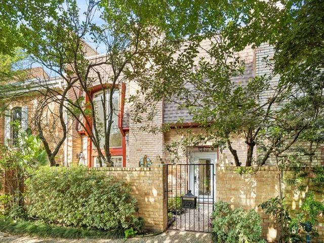 2832 Bellefontaine St, Houston, TX 77025