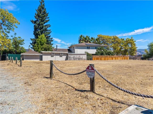 2832 Lakeshore Boulevard