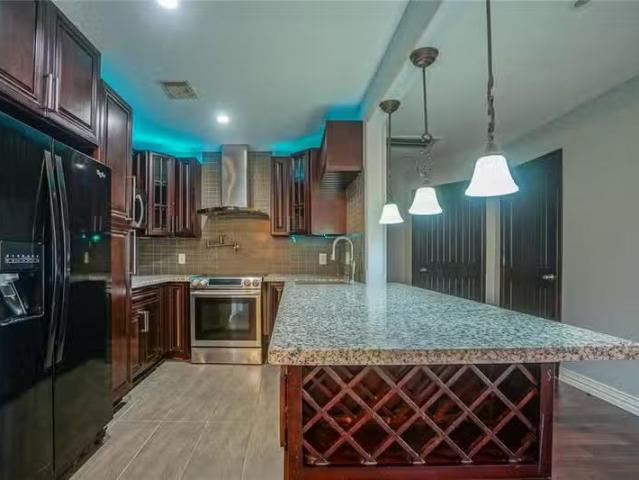 2832 S Bartell Dr #7, Houston, TX 77054