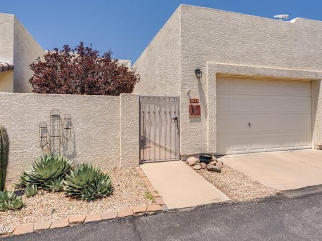 2832 S Full Moon Dr, Tucson, AZ 85713