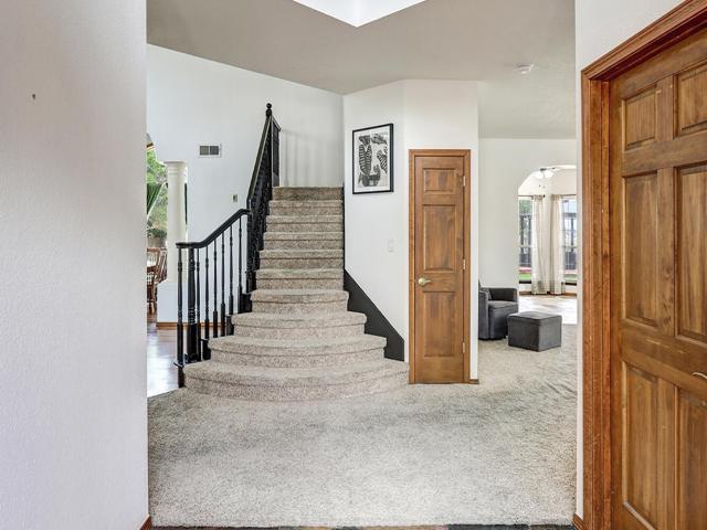 2832 W Island Loop SE