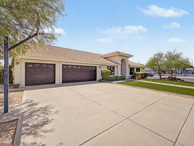 2833 e hermosa vista drive
