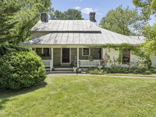 2833 E Oakland Ave, Johnson City, TN 37601