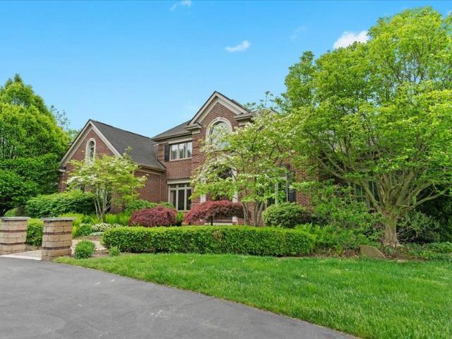 2833 Stone Meadow Dr, Milford, MI
