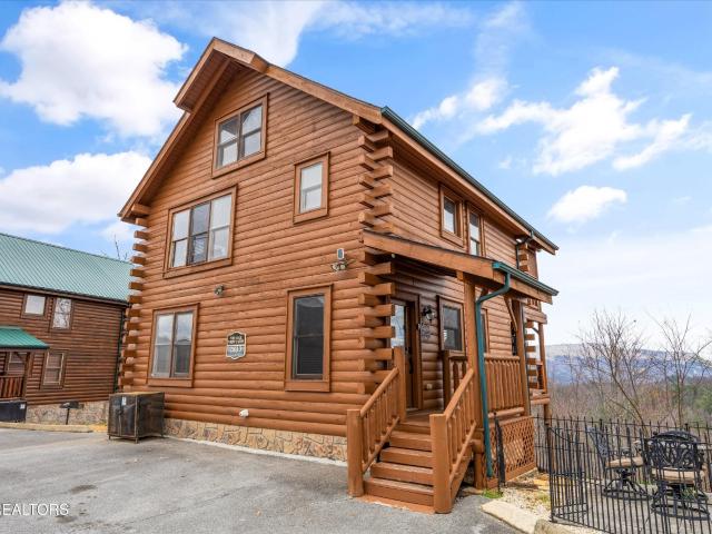 2833 White Oak Ridge Lane