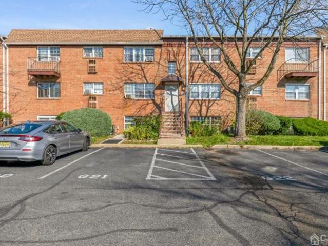 283 College Dr, Edison, NJ 08817
