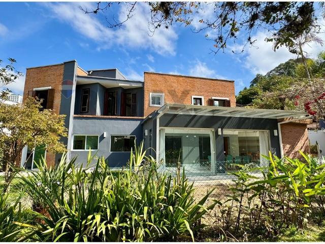 283 Área Útil Casa de Condomínio Alugar, 3 Dormitórios localizado em Cidade Jardim, São Paulo, São Paulo, 05679040 | Brasil