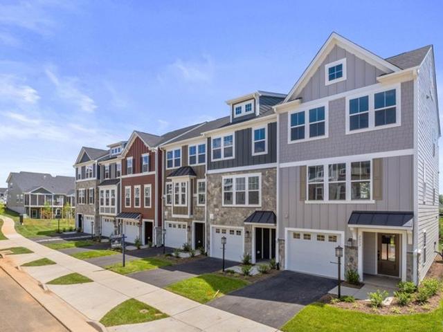 283 Gibraltar Dr, Waynesboro, VA 22980