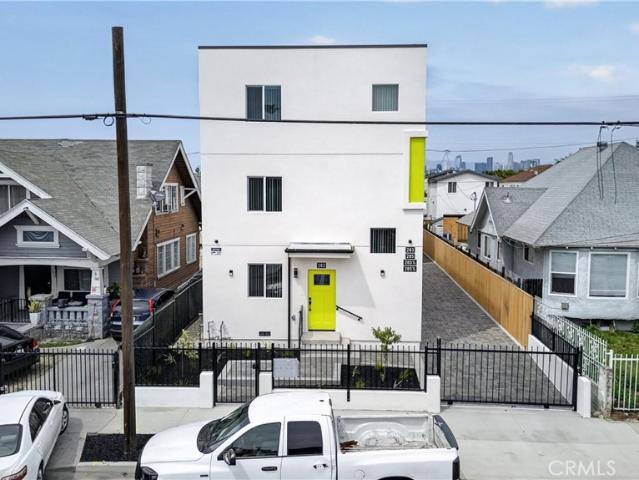 283 E 50th St, Los Angeles, CA 90011 | MLS #DW26083