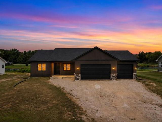 283 Jasmine Dr, Berlin, WI 54923