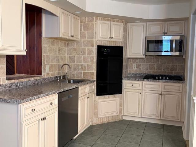 283 Orchard St, Unit 1B, Elmwood Park, NJ 07407 | MLS #26000 | Compass