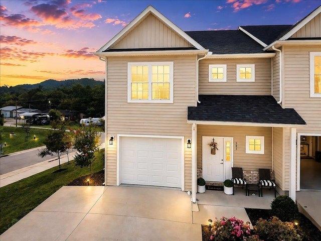 283 Louise Ln, Elliston, VA 24087