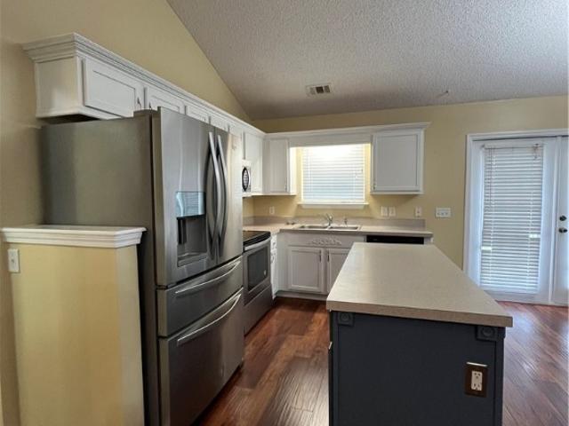 283 Lancaster Way