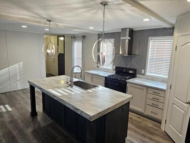 283 Mulberry Unit 283, Belleville, MI 48111
