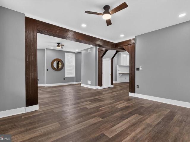 283 N Locust Point Road