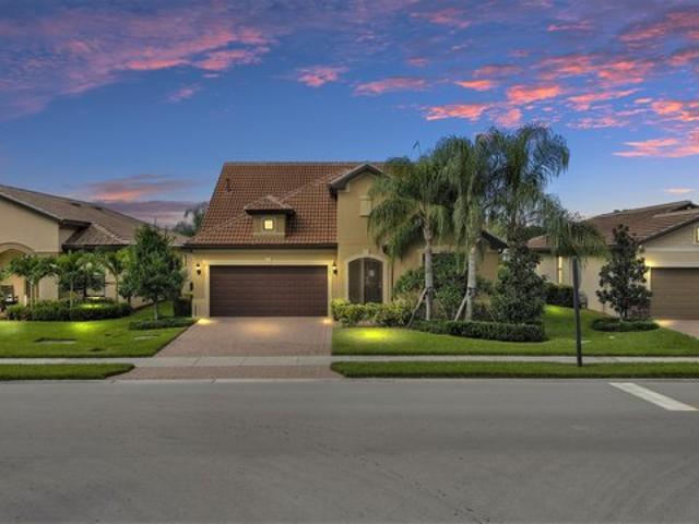 283 SE Courances Dr, Port Saint Lucie, FL 34984