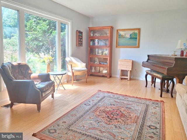 283 Skyline Avenue