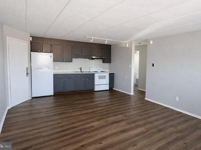 283 Park St, Unit B16, York, PA 17401 | MLS #PAYK2101