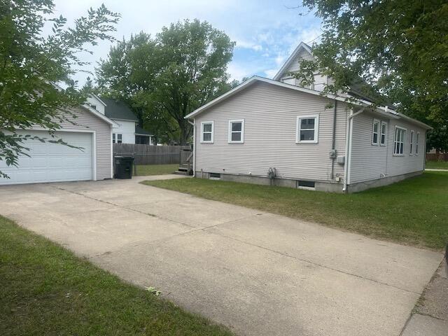 283 W Forest Avenue