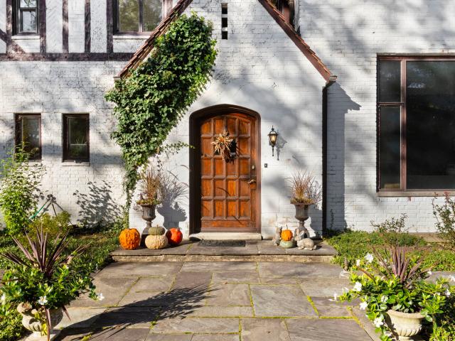 283 W Laurel Avenue