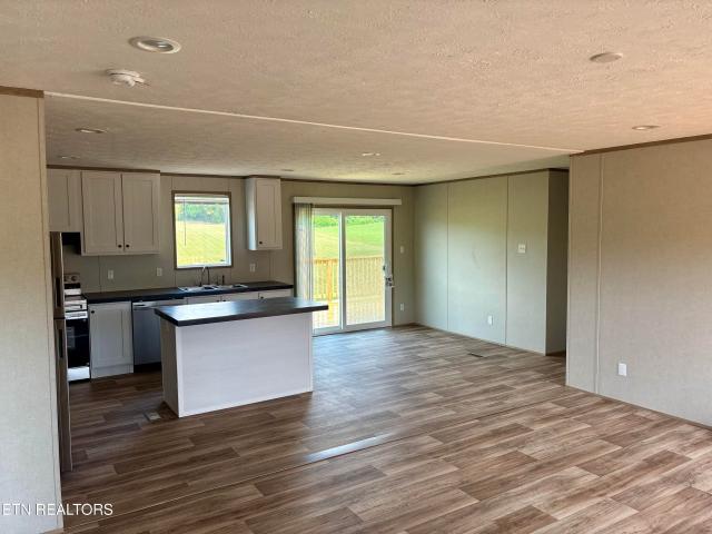 283 Thompson Rd