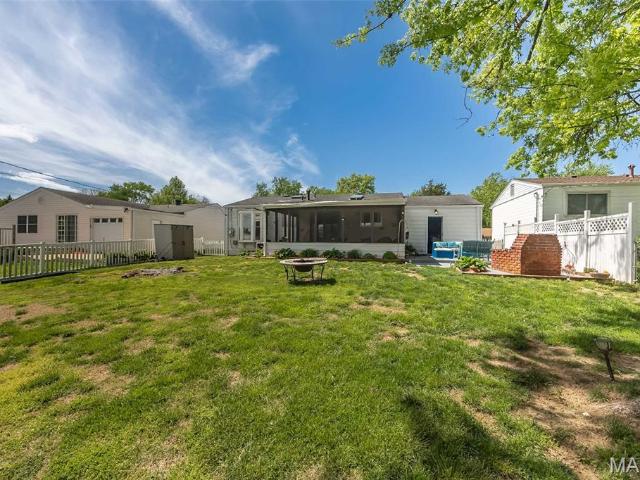 2844 Sugar Tree Ln, Maryland Heights, MO 63043 | MLS #26022 | Compass