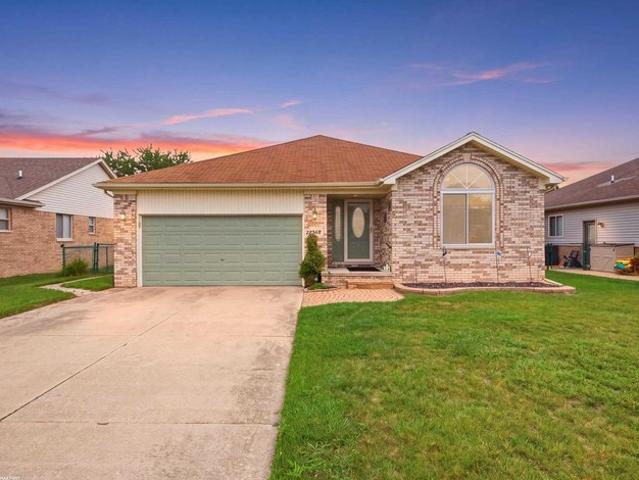 28457 Violet Dr, Chesterfield Township, MI 48047