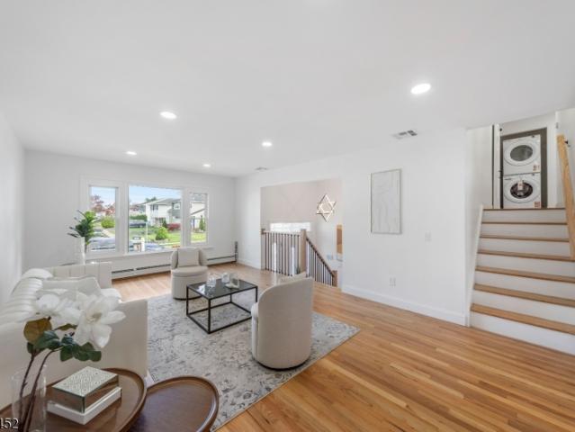 2845 Allen Ave