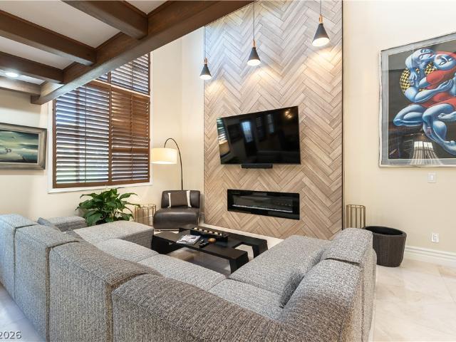 2845 Queens Courtyard Dr, Las Vegas, NV 89109 | MLS #2799