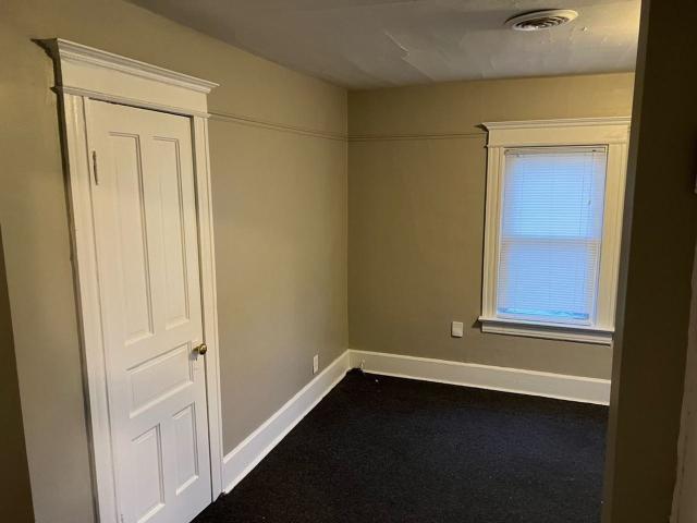 2846 N Holton St 4 Family 2 Bedroom Apartment for Rent at 2846 N Holton St, Milwaukee, WI 53212 Riverwest