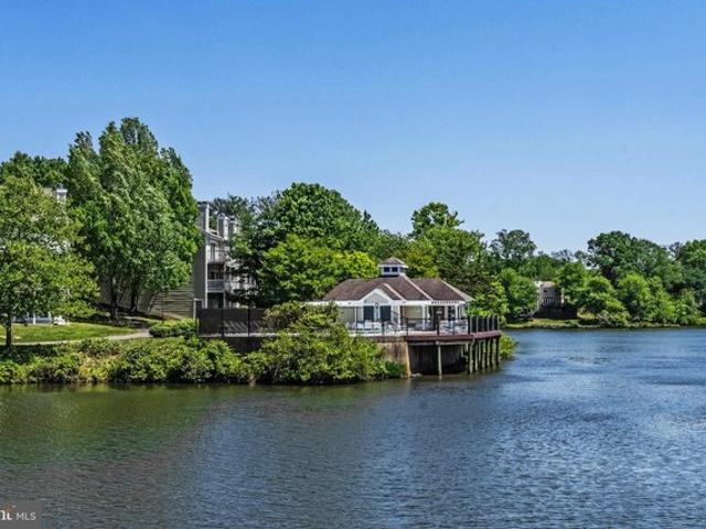 2846 Yarling Ct Unit 2846, Falls Church, VA 22042
