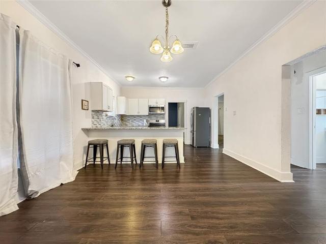 2847 Metropolitan Avenue