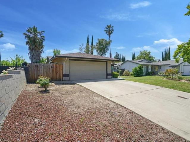 2847 Azevedo Dr, Sacramento, CA 95833