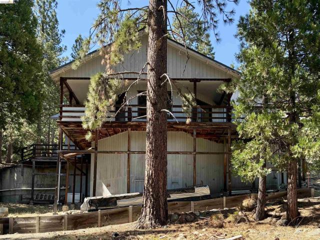 28484 Georges Dr