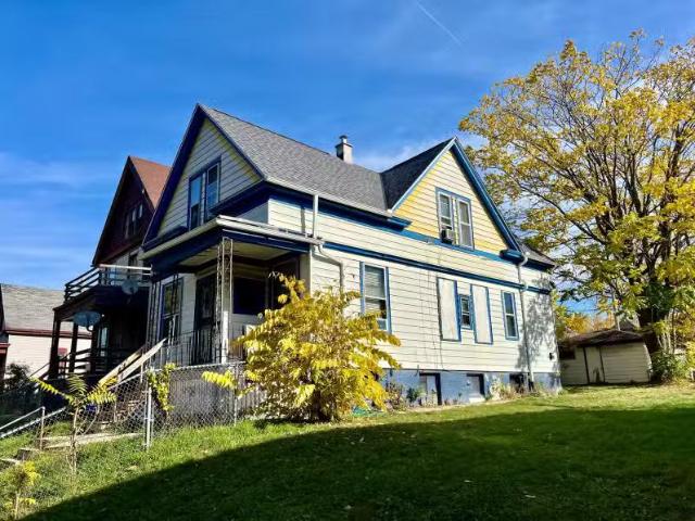 2848 N 19th St. Milwaukee, WI 53206 MLS 1897691
