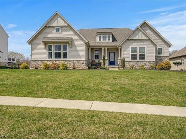 2848 Galway Dr, Brunswick Hills, OH 44212
