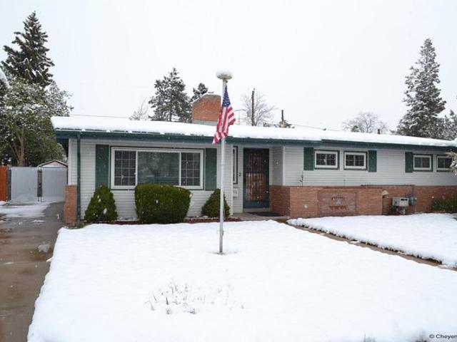 2848 Pine Dr, Cheyenne, WY 82001
