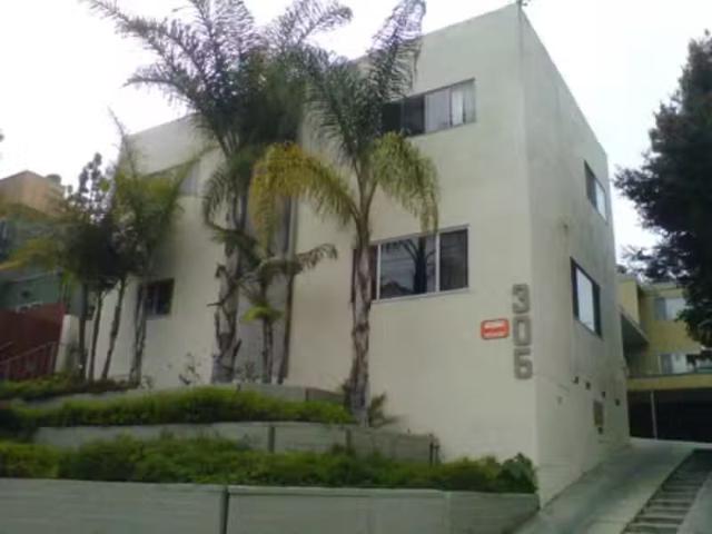 28491918 305 Loma Vista St #3