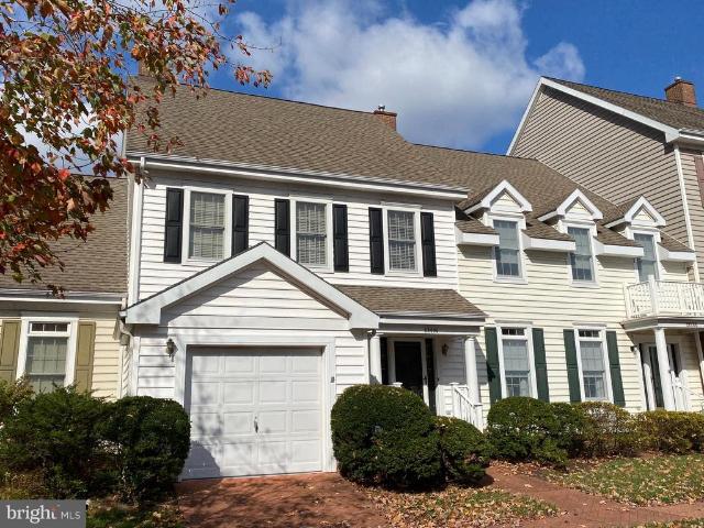 28498 Sawgrass Court